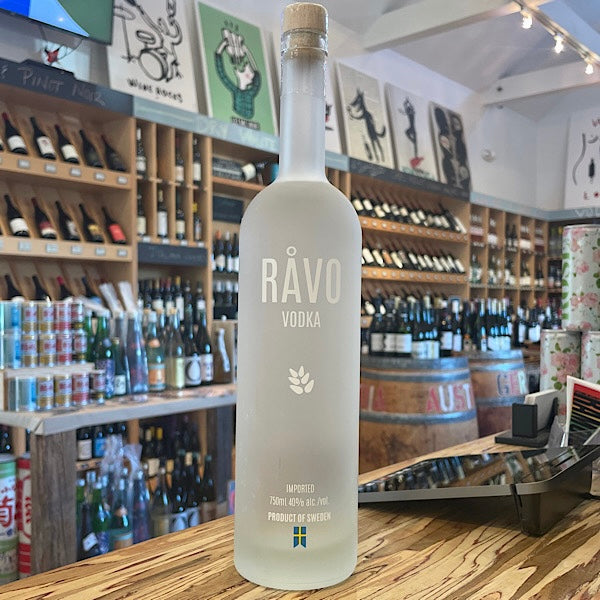Ravo Sweden Vodka 750ml – Wainscott Main Wine & Spirits